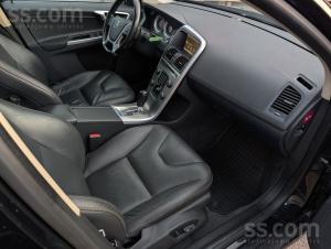 Black Volvo XC60 2011 in Jurmala, with an engine capacity of 2.40 L and mileage of 0 thousand km for 6450 €, photo 10 on AUTOMOTO.COM.LV