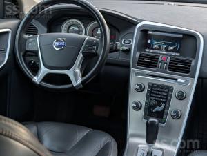 Black Volvo XC60 2011 in Jurmala, with an engine capacity of 2.40 L and mileage of 0 thousand km for 6450 €, photo 12 on AUTOMOTO.COM.LV
