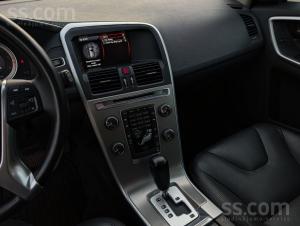 Black Volvo XC60 2011 in Jurmala, with an engine capacity of 2.40 L and mileage of 0 thousand km for 6450 €, photo 15 on AUTOMOTO.COM.LV