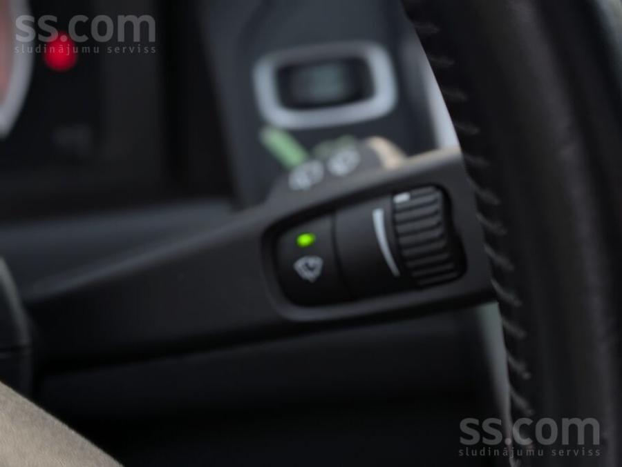 Black Volvo XC60 2011 in Jurmala, with an engine capacity of 2.40 L and mileage of 0 thousand km for 6450 €, photo 19 on AUTOMOTO.COM.LV
