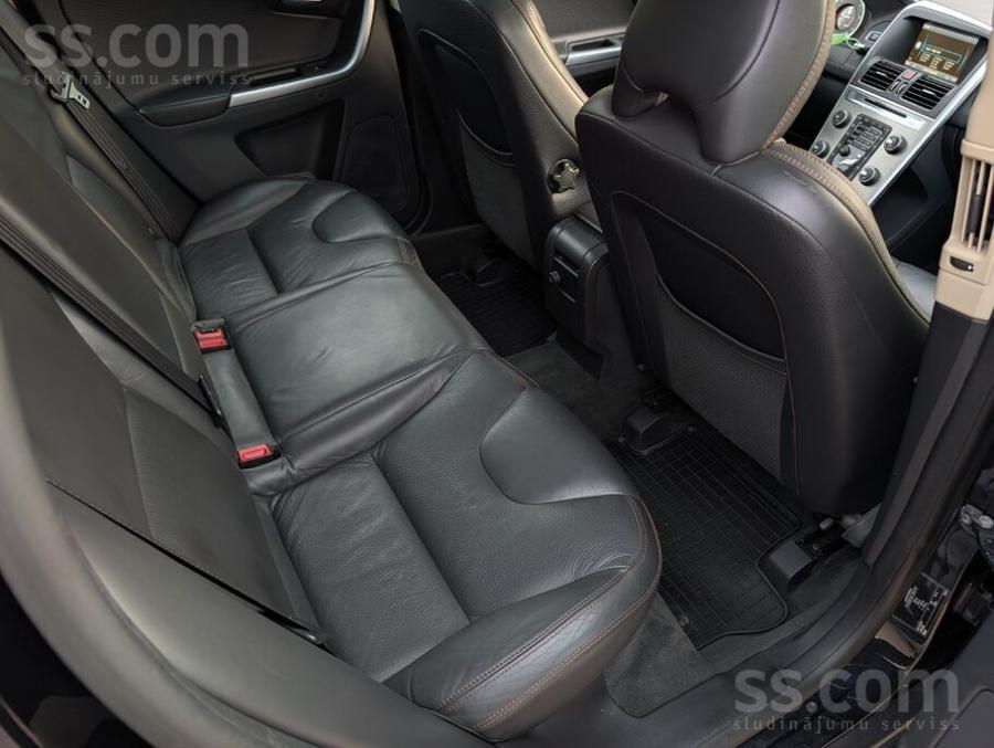 Black Volvo XC60 2011 in Jurmala, with an engine capacity of 2.40 L and mileage of 0 thousand km for 6450 €, photo 21 on AUTOMOTO.COM.LV