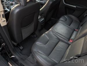 Black Volvo XC60 2011 in Jurmala, with an engine capacity of 2.40 L and mileage of 0 thousand km for 6450 €, photo 22 on AUTOMOTO.COM.LV