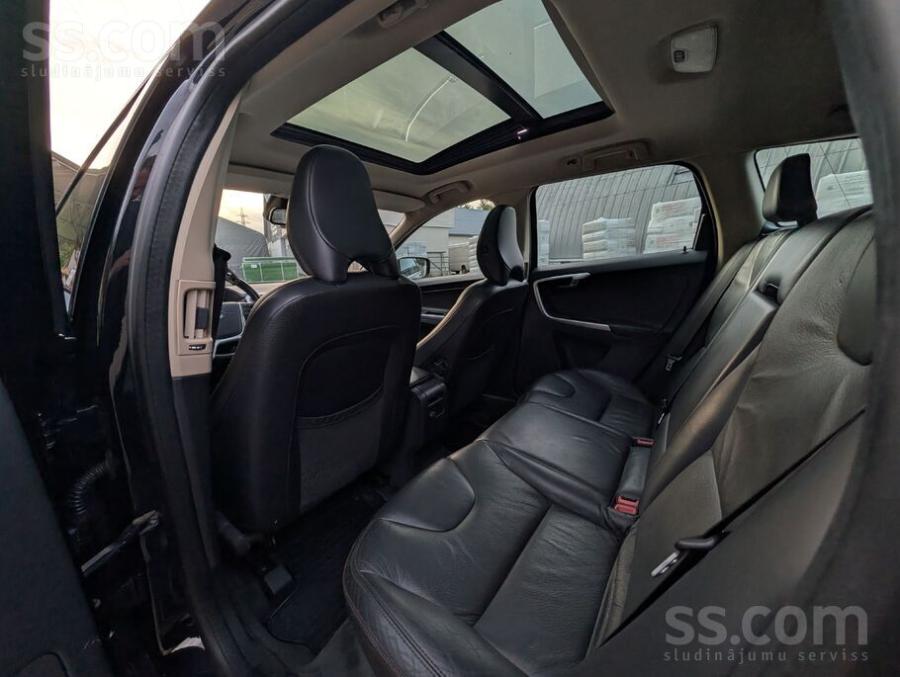Black Volvo XC60 2011 in Jurmala, with an engine capacity of 2.40 L and mileage of 0 thousand km for 6450 €, photo 23 on AUTOMOTO.COM.LV