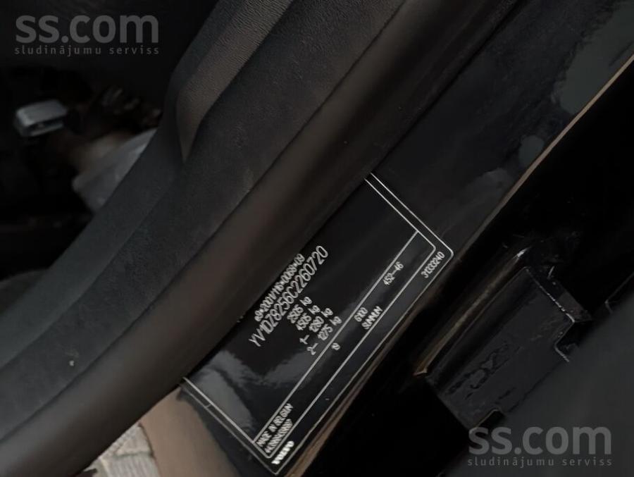 Black Volvo XC60 2011 in Jurmala, with an engine capacity of 2.40 L and mileage of 0 thousand km for 6450 €, photo 24 on AUTOMOTO.COM.LV