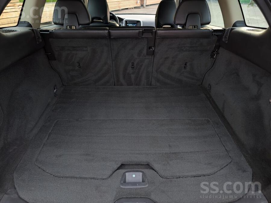 Black Volvo XC60 2011 in Jurmala, with an engine capacity of 2.40 L and mileage of 0 thousand km for 6450 €, photo 25 on AUTOMOTO.COM.LV