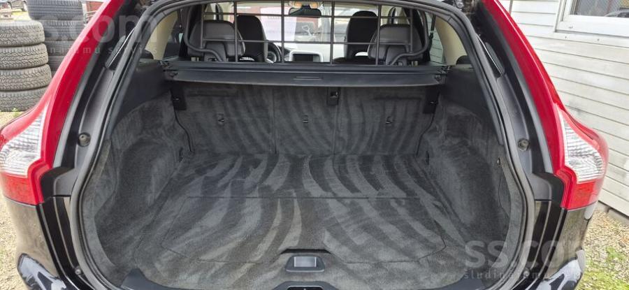 Melns Volvo XC60 2011 Rīga, ar dzinēja tilpumu 2.40 L un nobraukumu 0 tūkst. km par 10500 €, foto 16 vietnē AUTOMOTO.COM.LV
