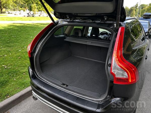 Melns Volvo XC60 2011 Rīga, ar dzinēja tilpumu 2.40 L un nobraukumu 303 tūkst. km par 7300 €, foto 7 vietnē AUTOMOTO.COM.LV
