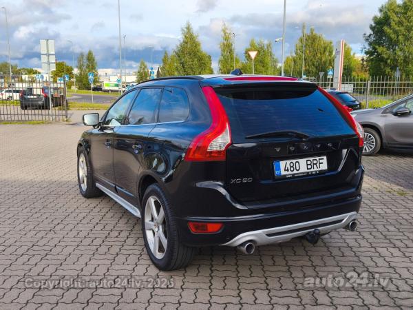 Volvo XC60 2011 in Tartu on AUTOMOTO.COM.LV Black Volvo XC60 2011 in Tartu, with an engine capacity of 2.40 L and mileage of 272 thousand km for 10950 €, photo 5 on AUTOMOTO.COM.LV