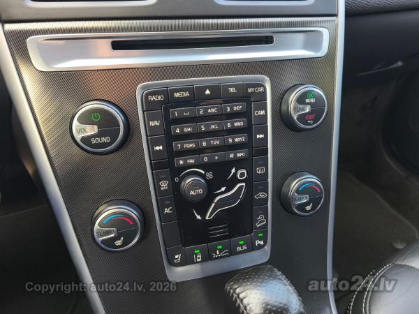 Volvo XC60 2011 in Tartu on AUTOMOTO.COM.LV Black Volvo XC60 2011 in Tartu, with an engine capacity of 2.40 L and mileage of 272 thousand km for 10950 €, photo 6 on AUTOMOTO.COM.LV