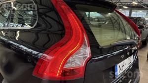 Black Volvo XC60 2011 in Riga, with an engine capacity of 2.40 L and mileage of 262 thousand km for 6500 €, photo 12 on AUTOMOTO.COM.LV