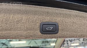 Black Volvo XC60 2011 in Riga, with an engine capacity of 2.40 L and mileage of 262 thousand km for 6500 €, photo 18 on AUTOMOTO.COM.LV