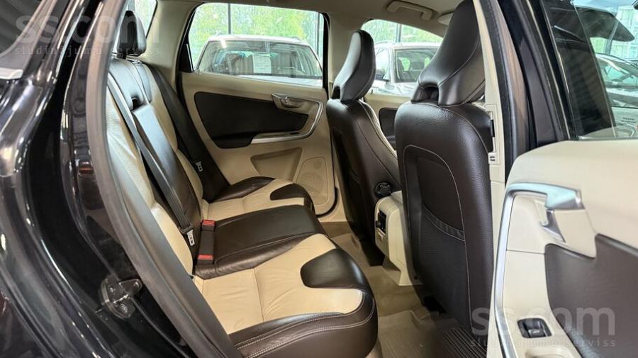 Black Volvo XC60 2011 in Riga, with an engine capacity of 2.40 L and mileage of 262 thousand km for 6500 €, photo 19 on AUTOMOTO.COM.LV