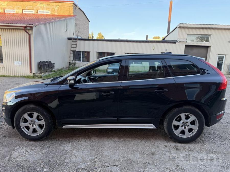Melns Volvo XC60 2011 Rēzekne, ar dzinēja tilpumu 2.40 L un nobraukumu 0 tūkst. km par 7950 €, foto 9 vietnē AUTOMOTO.COM.LV