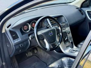 Black Volvo XC60 2011 in Siauliai, with an engine capacity of 1.98 L and mileage of 301 thousand km for 7600 €, photo 13 on AUTOMOTO.COM.LV