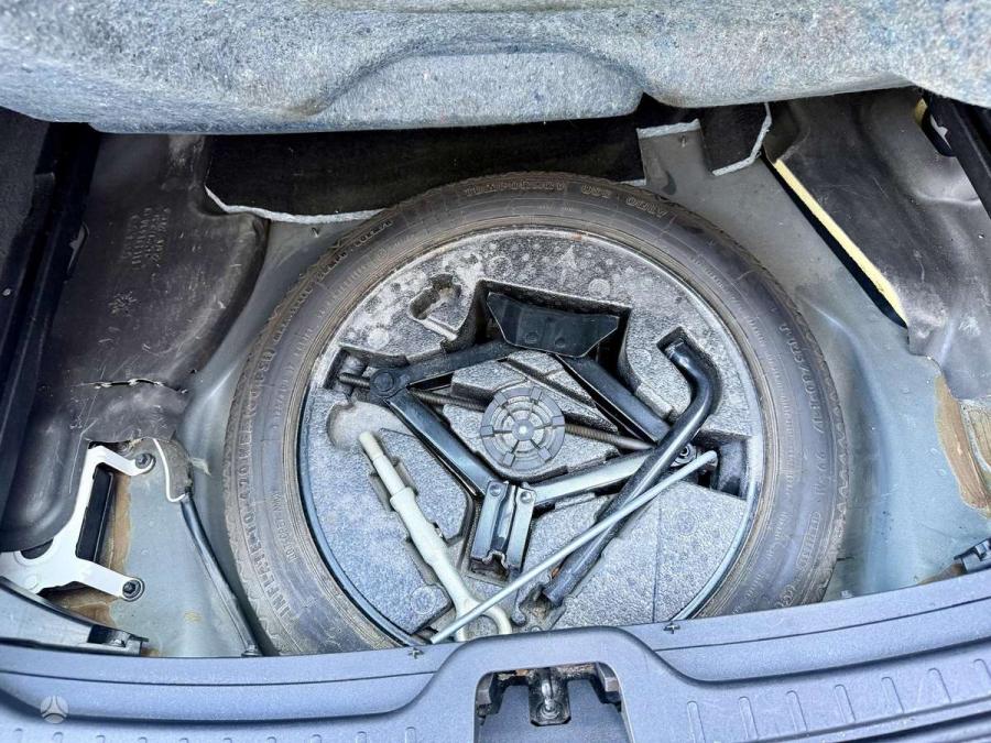 Black Volvo XC60 2011 in Siauliai, with an engine capacity of 1.98 L and mileage of 301 thousand km for 7600 €, photo 22 on AUTOMOTO.COM.LV