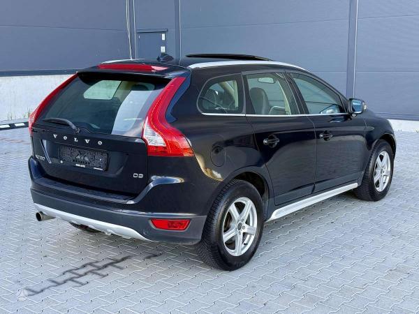 Melns Volvo XC60 2011 Šauļi, ar dzinēja tilpumu 1.98 L un nobraukumu 301 tūkst. km par 7600 €, foto 5 vietnē AUTOMOTO.COM.LV