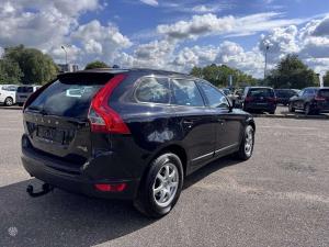 Melns Volvo XC60 2011 Alīta, ar dzinēja tilpumu 1.98 L un nobraukumu 233 tūkst. km par 8500 €, foto 7 vietnē AUTOMOTO.COM.LV