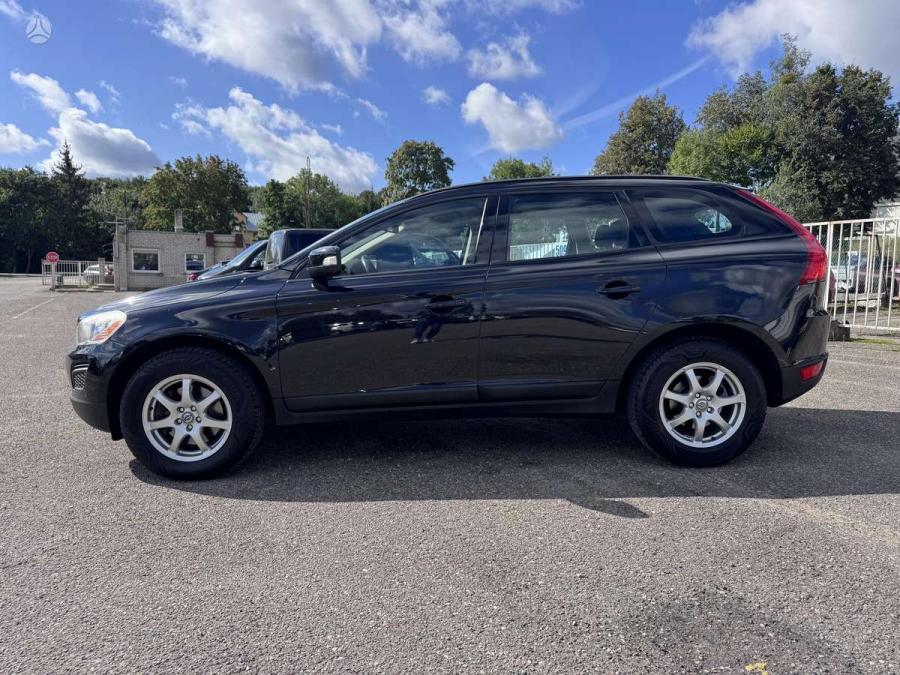 Melns Volvo XC60 2011 Alīta, ar dzinēja tilpumu 1.98 L un nobraukumu 233 tūkst. km par 8500 €, foto 9 vietnē AUTOMOTO.COM.LV