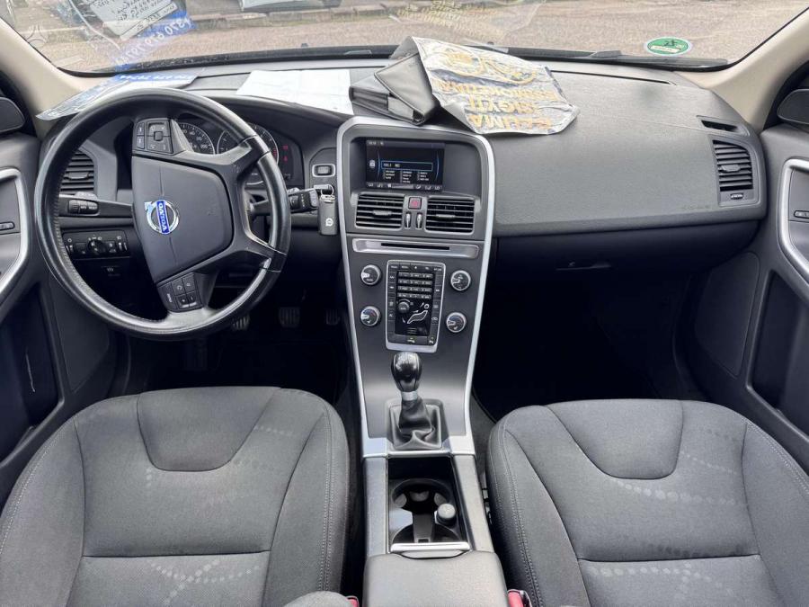 Melns Volvo XC60 2011 Alīta, ar dzinēja tilpumu 1.98 L un nobraukumu 233 tūkst. km par 8500 €, foto 10 vietnē AUTOMOTO.COM.LV