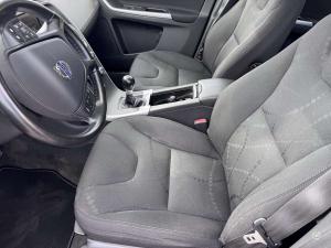 Melns Volvo XC60 2011 Alīta, ar dzinēja tilpumu 1.98 L un nobraukumu 233 tūkst. km par 8500 €, foto 12 vietnē AUTOMOTO.COM.LV
