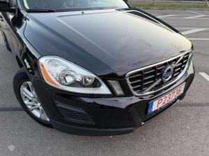 Black Volvo XC60 2011 in Utena, with an engine capacity of 1.98 L and mileage of 348 thousand km for 7400 €, photo 8 on AUTOMOTO.COM.LV