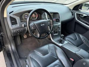 Black Volvo XC60 2011 in Utena, with an engine capacity of 1.98 L and mileage of 348 thousand km for 7400 €, photo 24 on AUTOMOTO.COM.LV
