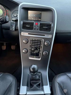 Black Volvo XC60 2011 in Utena, with an engine capacity of 1.98 L and mileage of 348 thousand km for 7400 €, photo 36 on AUTOMOTO.COM.LV