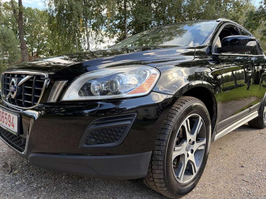 Melns Volvo XC60 2011 Utena, ar dzinēja tilpumu 2.40 L un nobraukumu 288 tūkst. km par 9600 €, foto 3 vietnē AUTOMOTO.COM.LV