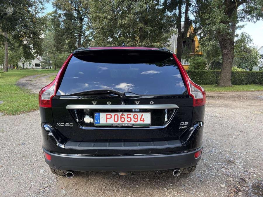 Melns Volvo XC60 2011 Utena, ar dzinēja tilpumu 2.40 L un nobraukumu 288 tūkst. km par 9600 €, foto 7 vietnē AUTOMOTO.COM.LV