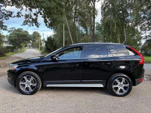 Melns Volvo XC60 2011 Utena, ar dzinēja tilpumu 2.40 L un nobraukumu 288 tūkst. km par 9600 €, foto 9 vietnē AUTOMOTO.COM.LV