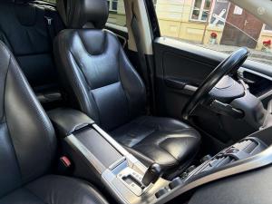 Melns Volvo XC60 2011 Utena, ar dzinēja tilpumu 2.40 L un nobraukumu 288 tūkst. km par 9600 €, foto 14 vietnē AUTOMOTO.COM.LV
