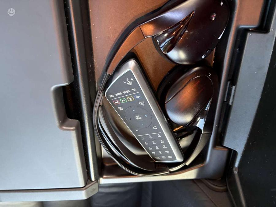 Melns Volvo XC60 2011 Utena, ar dzinēja tilpumu 2.40 L un nobraukumu 288 tūkst. km par 9600 €, foto 18 vietnē AUTOMOTO.COM.LV