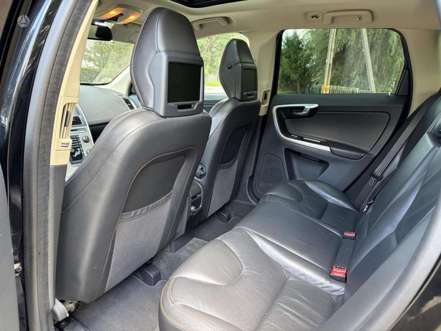 Melns Volvo XC60 2011 Utena, ar dzinēja tilpumu 2.40 L un nobraukumu 288 tūkst. km par 9600 €, foto 24 vietnē AUTOMOTO.COM.LV