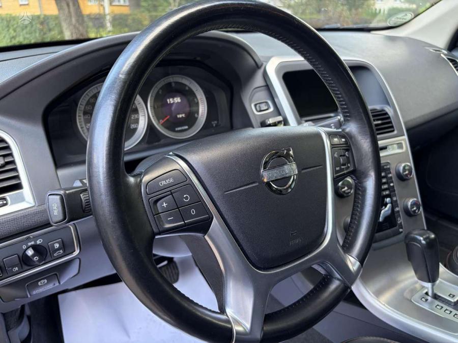 Melns Volvo XC60 2011 Utena, ar dzinēja tilpumu 2.40 L un nobraukumu 288 tūkst. km par 9600 €, foto 27 vietnē AUTOMOTO.COM.LV