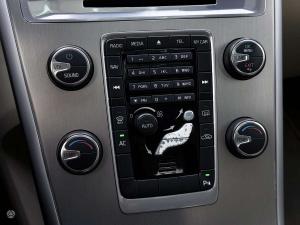 Melns Volvo XC60 2011 Viļņa, ar dzinēja tilpumu 1.98 L un nobraukumu 325 tūkst. km par 7990 €, foto 24 vietnē AUTOMOTO.COM.LV