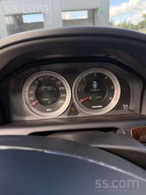 Black Volvo XC60 2011 in Liepaja, with an engine capacity of 2.40 L and mileage of 292 thousand km for 8150 €, photo 11 on AUTOMOTO.COM.LV