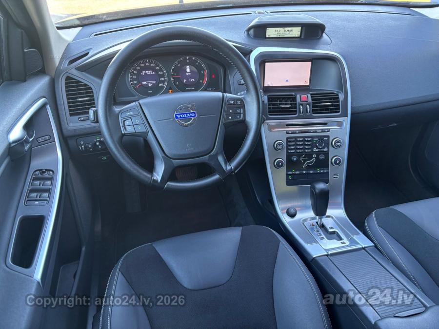 Melns Volvo XC60 2011 Paide, ar dzinēja tilpumu 2.40 L un nobraukumu 252 tūkst. km par 8990 €, foto 12 vietnē AUTOMOTO.COM.LV