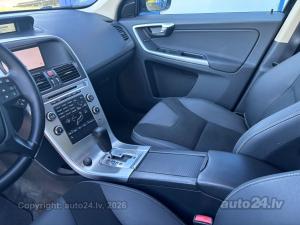 Melns Volvo XC60 2011 Paide, ar dzinēja tilpumu 2.40 L un nobraukumu 252 tūkst. km par 8990 €, foto 13 vietnē AUTOMOTO.COM.LV