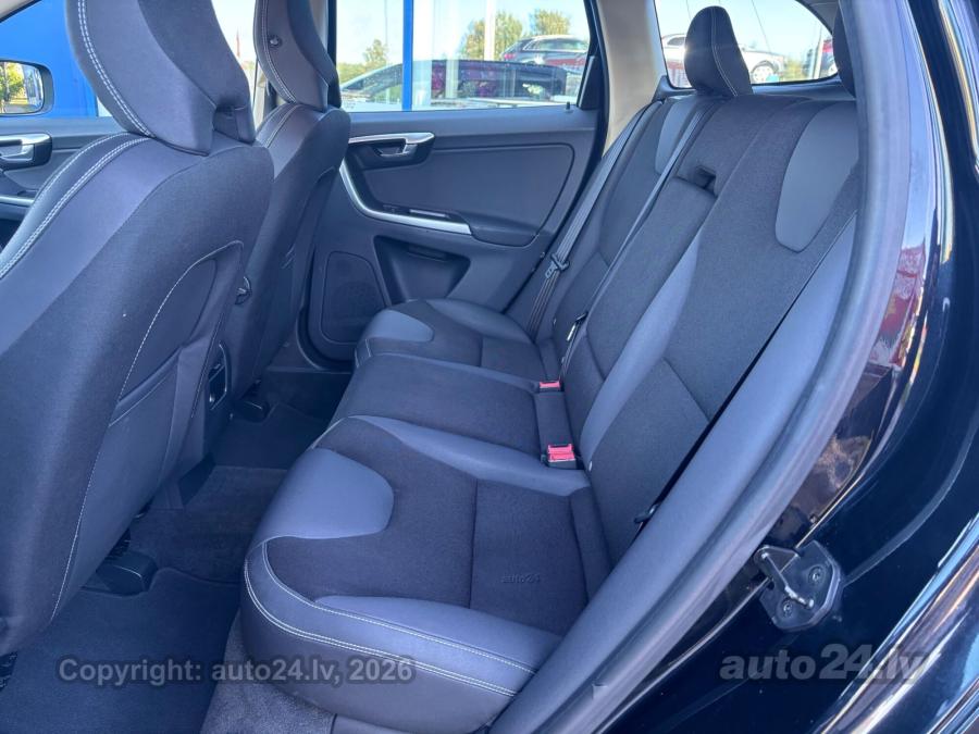 Melns Volvo XC60 2011 Paide, ar dzinēja tilpumu 2.40 L un nobraukumu 252 tūkst. km par 8990 €, foto 15 vietnē AUTOMOTO.COM.LV