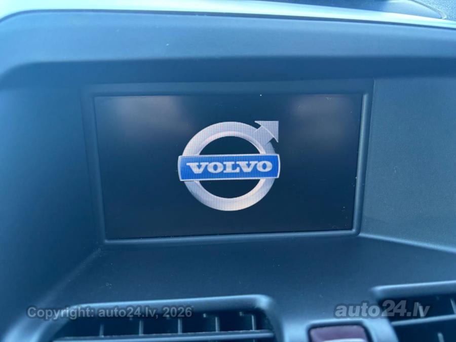Melns Volvo XC60 2011 Paide, ar dzinēja tilpumu 2.40 L un nobraukumu 252 tūkst. km par 8990 €, foto 19 vietnē AUTOMOTO.COM.LV