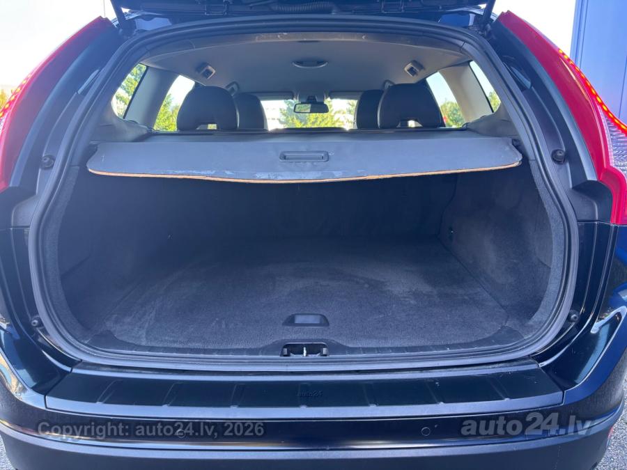 Melns Volvo XC60 2011 Paide, ar dzinēja tilpumu 2.40 L un nobraukumu 252 tūkst. km par 8990 €, foto 23 vietnē AUTOMOTO.COM.LV