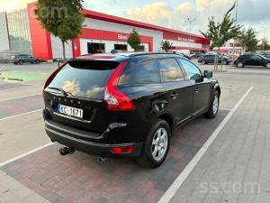 Black Volvo XC60 2011 in Riga, with an engine capacity of 2.40 L and mileage of 375 thousand km for 5800 €, photo 4 on AUTOMOTO.COM.LV