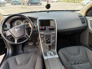 Black Volvo XC60 2011 in Riga, with an engine capacity of 2.40 L and mileage of 375 thousand km for 5800 €, photo 9 on AUTOMOTO.COM.LV
