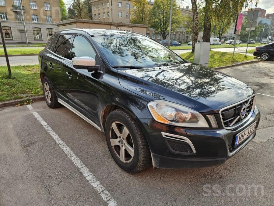 Black Volvo XC60 2011 in Riga, with an engine capacity of 2.40 L and mileage of 315 thousand km for 7000 €, photo 5 on AUTOMOTO.COM.LV