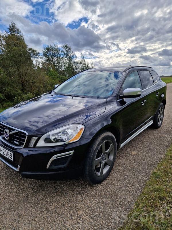 Melns Volvo XC60 2011 Rēzekne, ar dzinēja tilpumu 2.00 L un nobraukumu 0 tūkst. km par 9000 €, foto 1 vietnē AUTOMOTO.COM.LV