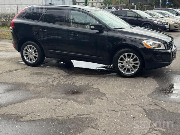 Melns Volvo XC60 2011 Rīga, ar dzinēja tilpumu 2.40 L un nobraukumu 228 tūkst. km par 8750 €, foto 3 vietnē AUTOMOTO.COM.LV