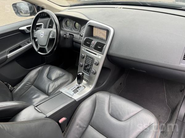 Melns Volvo XC60 2011 Rīga, ar dzinēja tilpumu 2.40 L un nobraukumu 228 tūkst. km par 8750 €, foto 9 vietnē AUTOMOTO.COM.LV