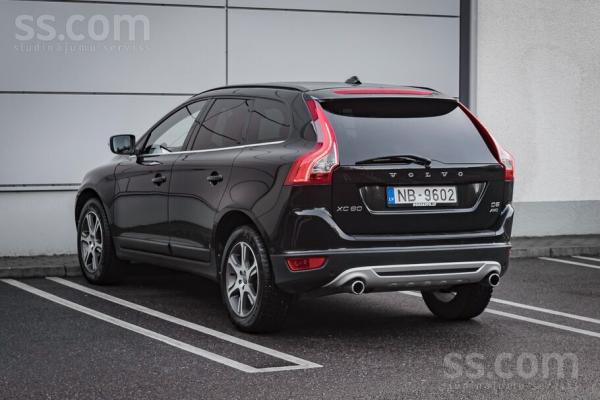 Volvo XC60 2011 Rīga vietnē Melns Volvo XC60 2011 Rīga, ar dzinēja tilpumu 2.40 L un nobraukumu 342 tūkst. km par 6490 €, foto 7 vietnē AUTOMOTO.COM.LV