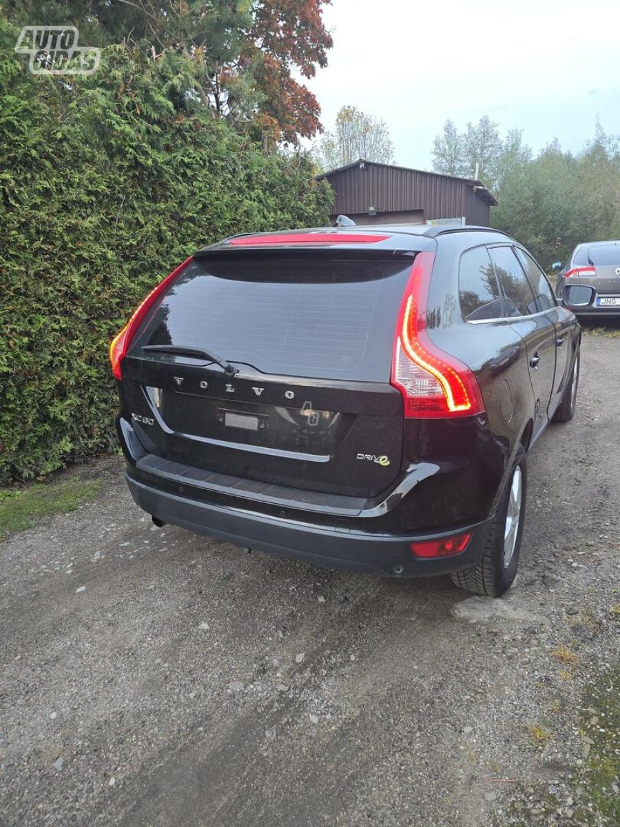 Melns Volvo XC60 2011 Kretinga, ar dzinēja tilpumu 2.00 L un nobraukumu 278 tūkst. km par 7600 €, foto 5 vietnē AUTOMOTO.COM.LV