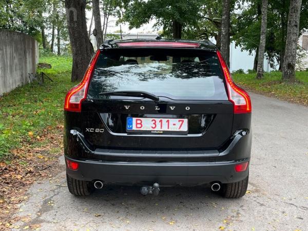 Melns Volvo XC60 2011 Rīga, ar dzinēja tilpumu 2.40 L un nobraukumu 0 tūkst. km par 6799 €, foto 5 vietnē AUTOMOTO.COM.LV